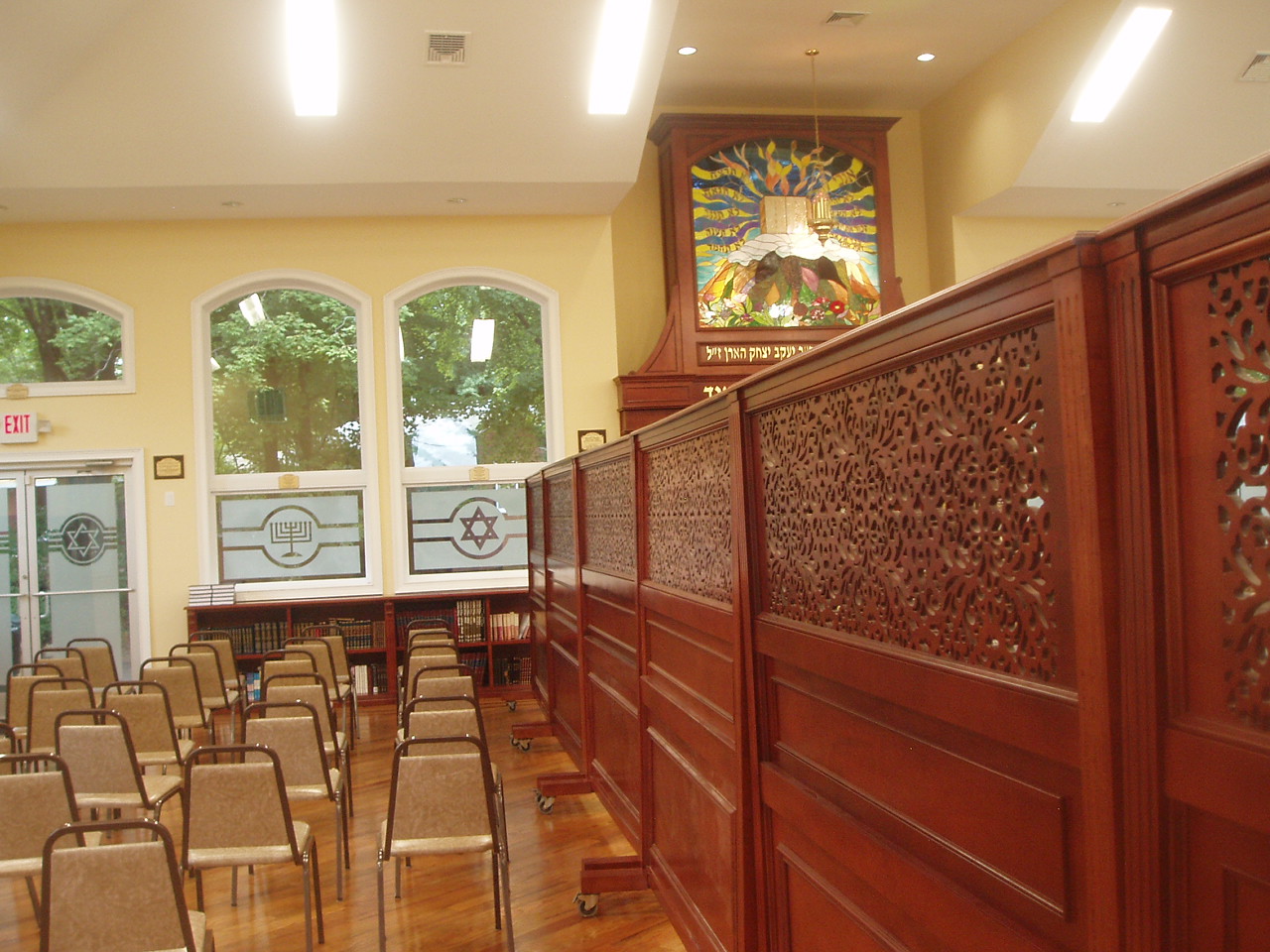 ak720 Arks, Bimah & Mechitzahs